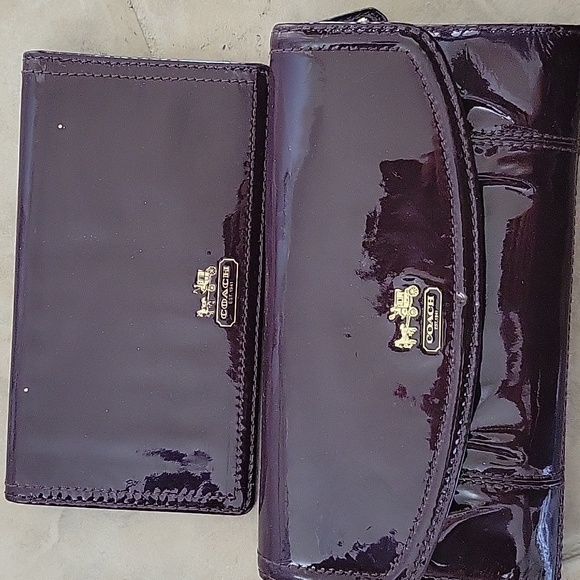 Coach | Bags | Vtg Coach Deep Purple Patent Leather Trifold Wallet With ...